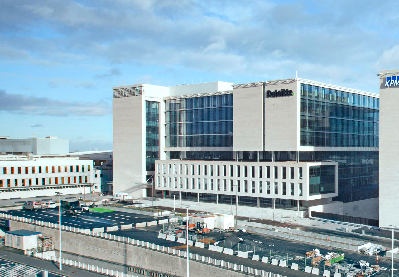 GROHE - Deloitte Hq - Commercial - References | GROHE