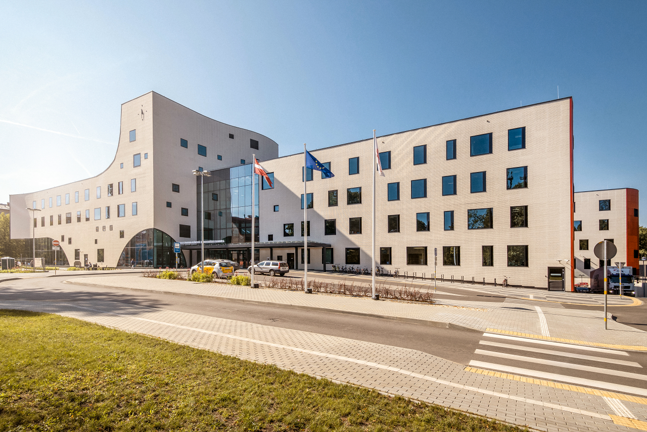 GROHE - Stradini Hospital- Europe - Healthcare - References | GROHE