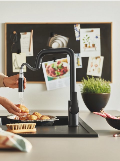 Bathroom & Kitchen fittings in GROHE Black | GROHE