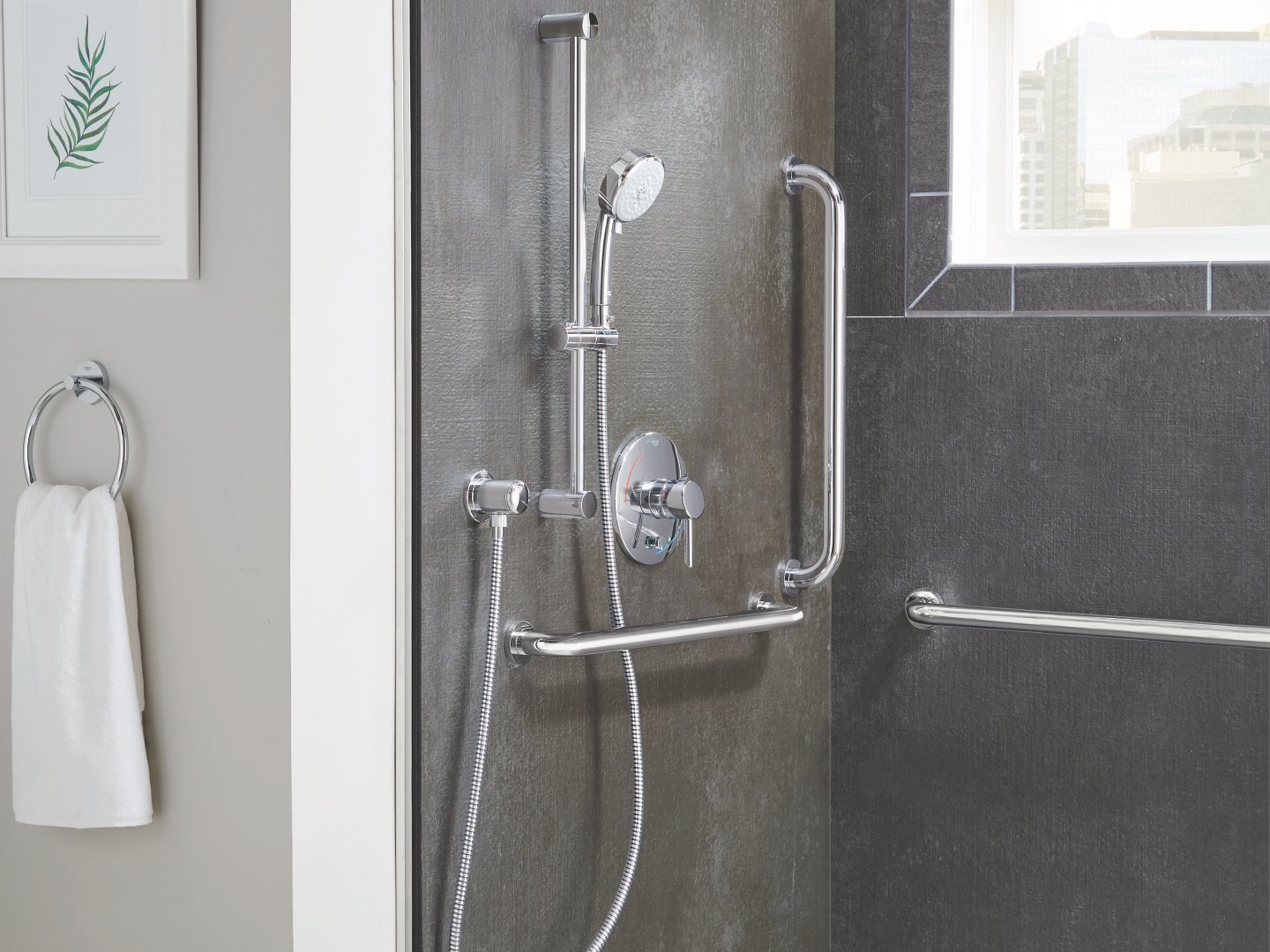 Haltegriffe fürs Bad: mehr Sicherheit im Badezimmer | GROHE