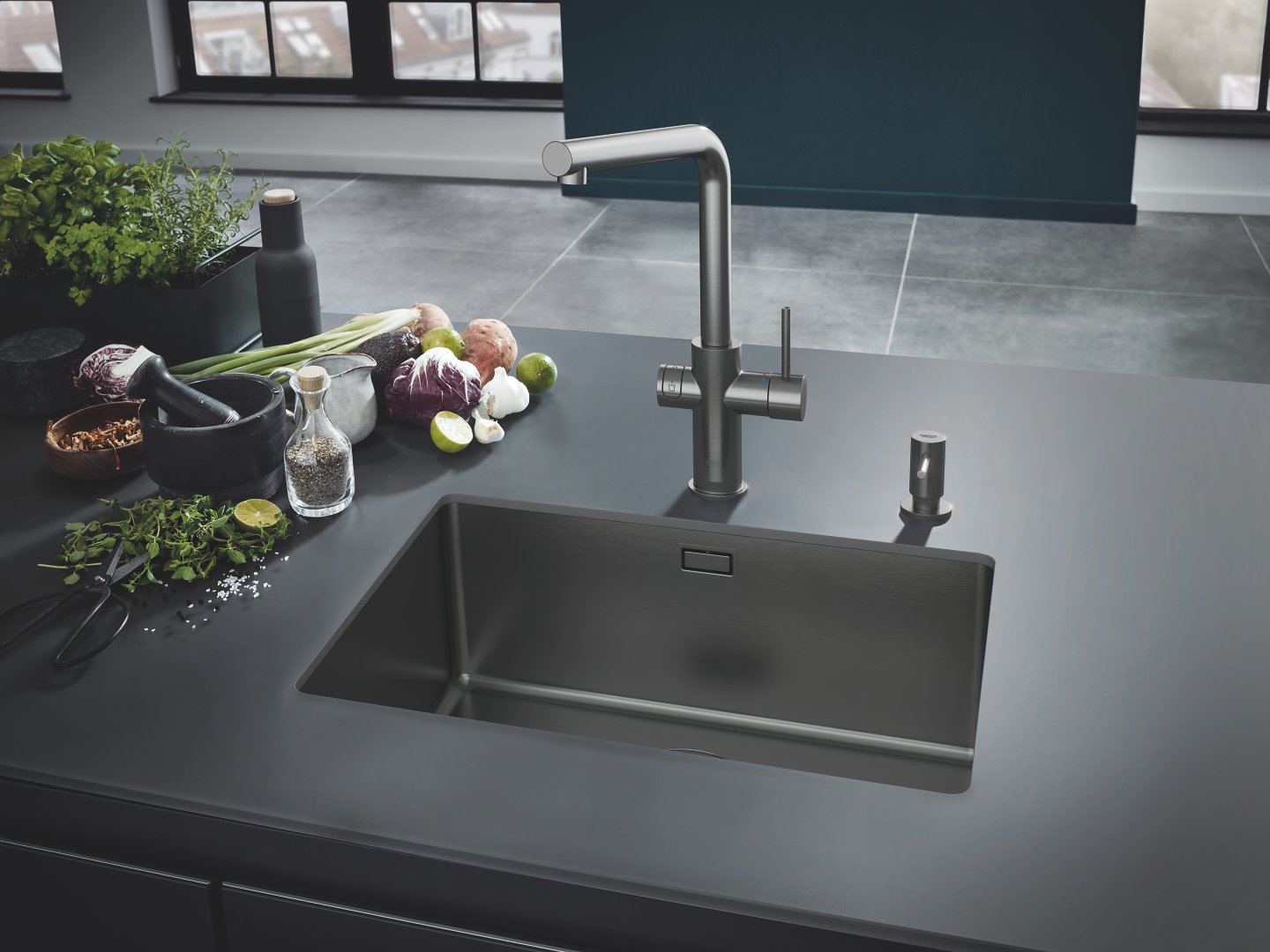 GROHE Hard Graphite taps | GROHE