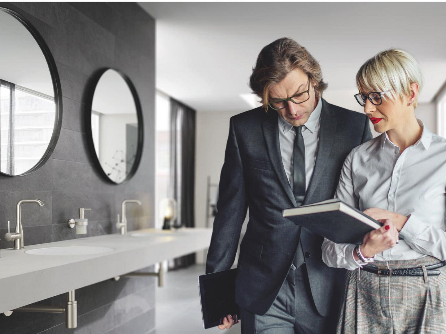 GROHE RAPIDO SHOWER FRAME | GROHE