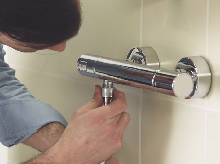Installation guide - Install a shower bar | GROHE