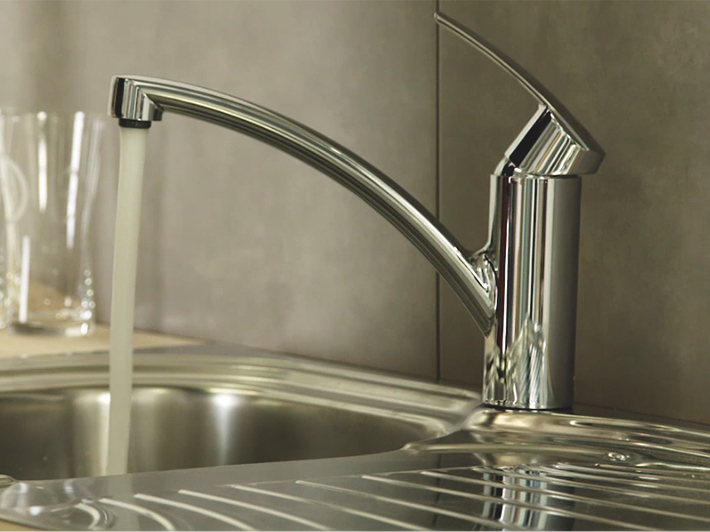 Installation guide - Install a kitchen sink mixer | GROHE