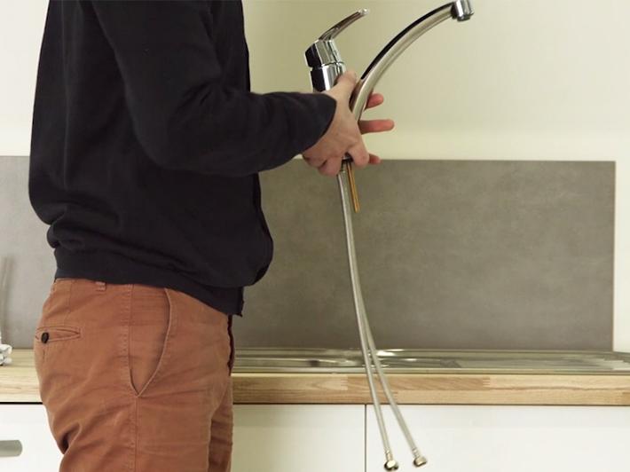 Installation guide - Install a kitchen sink mixer | GROHE