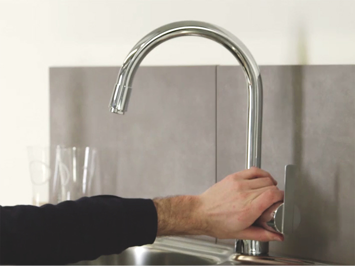 Installation guide - Install a kitchen sink mixer with a pull-out mixer ...