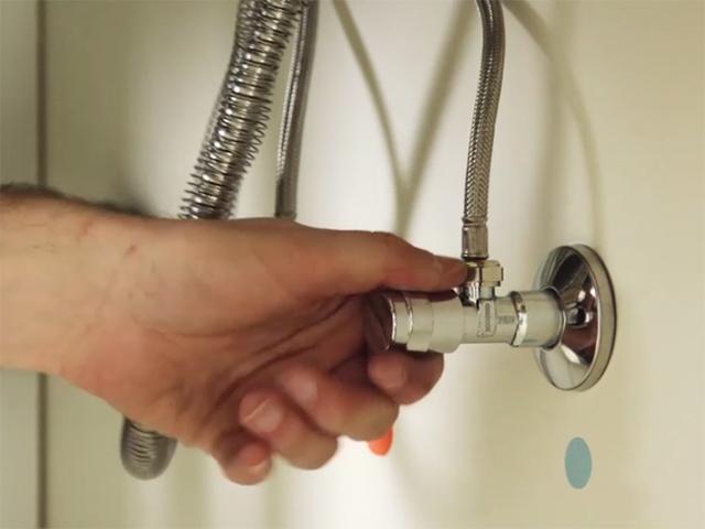 Installation guide - Install a kitchen sink mixer with a pull-out mixer ...