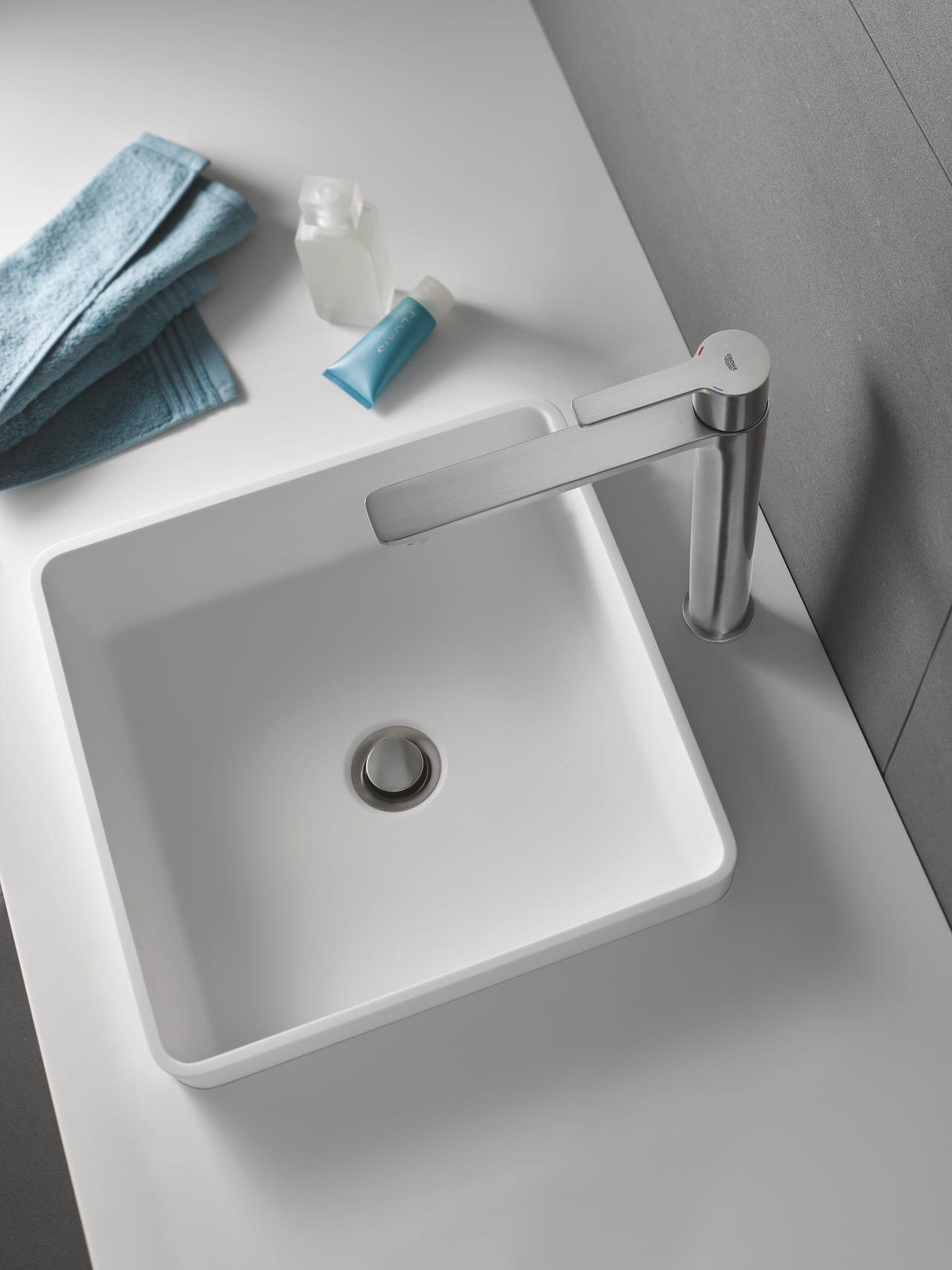 GROHE LINEARE - Designed to complement every shape | GROHE