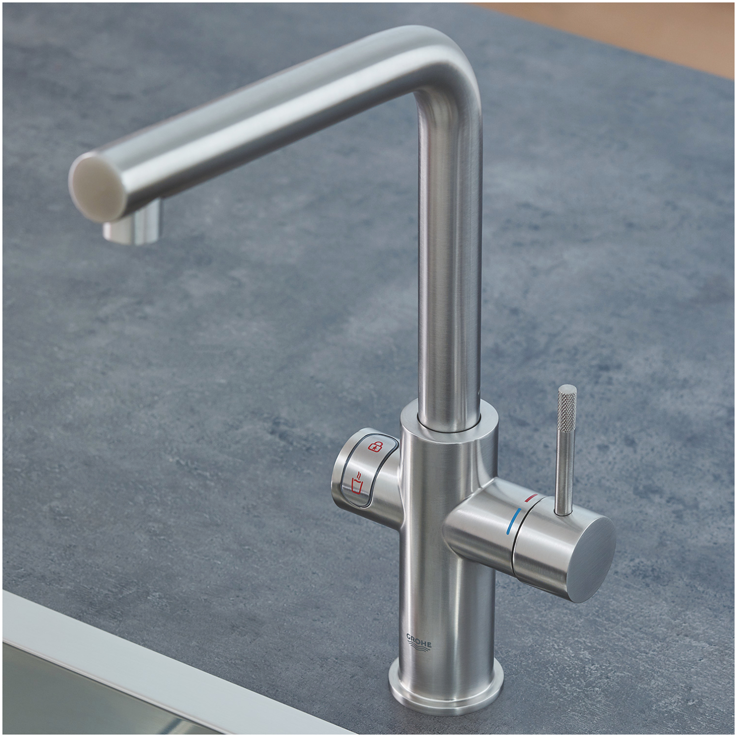 GROHE Red Duo Faucet and L size boiler | GROHE