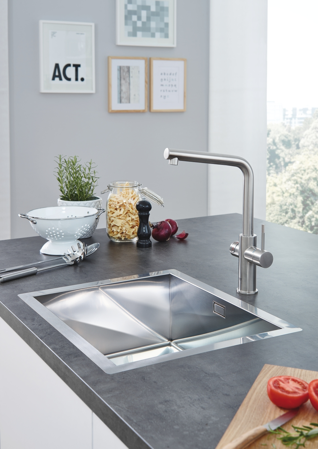 GROHE Red Duo Faucet and L size boiler | GROHE