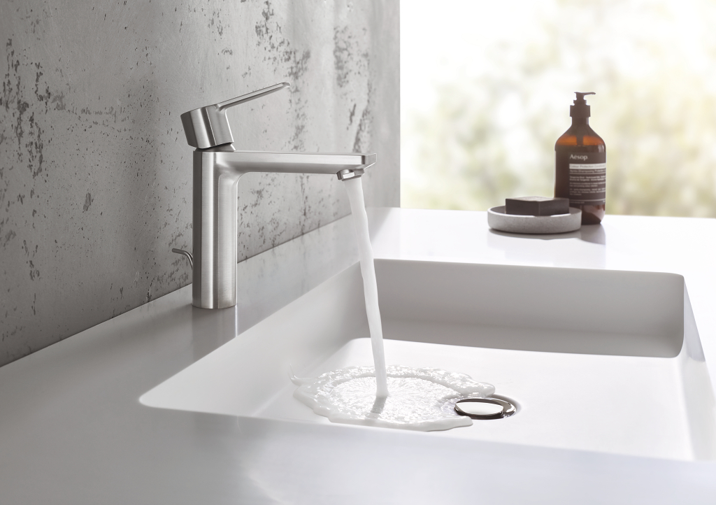 Lineare 4-hole single-lever bath combination | GROHE